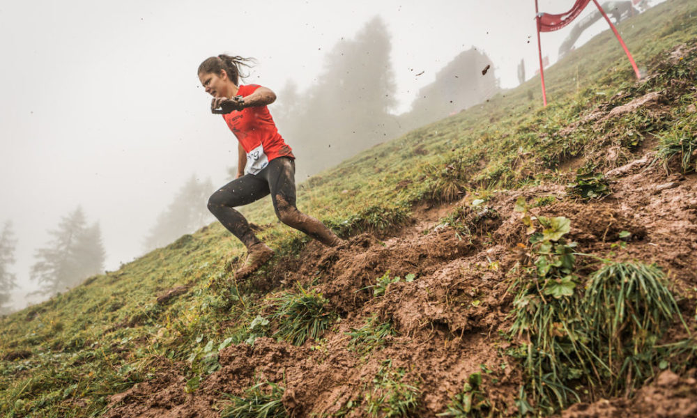 Muddy conditions for runners hurtling down the Descent | Fast Running